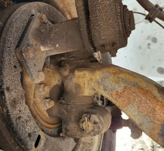 (Used) 2021 Hino 268, FRONT SPINDLE/KNUCKLE (P-99555)