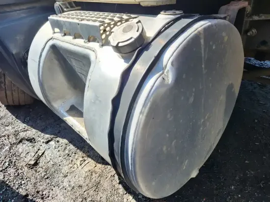 (Used) 2001 Mack RD688S, FUEL TANK (P-105317)