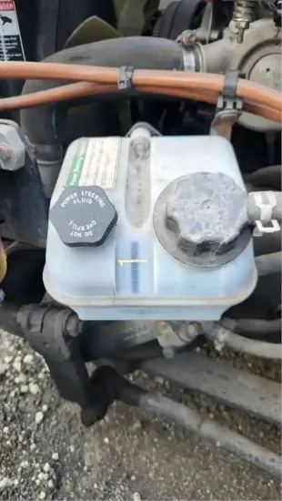 (Used) 2021 Freightliner Cascadia 126, POWER STEERING RESERVOIR (P-108779)